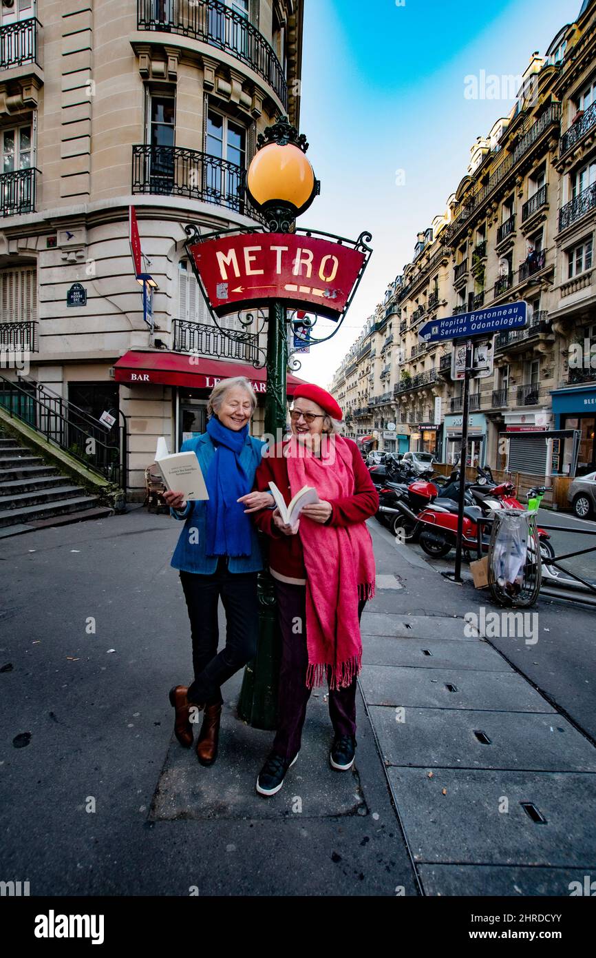 French metro hi-res stock photography and images - Alamy