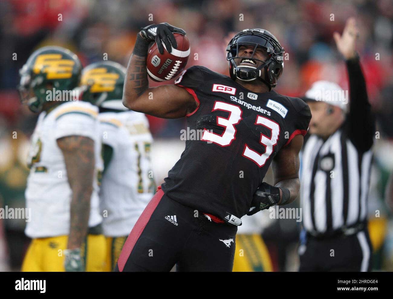 Two point conversion hi-res stock photography and images - Alamy