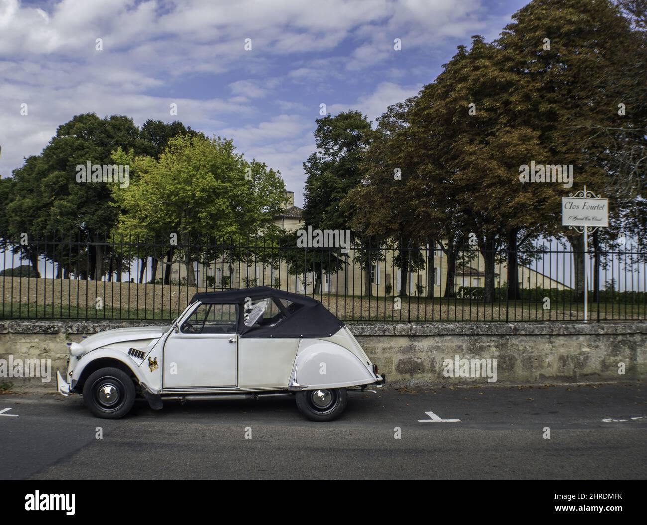Classic white colored Citroen 2CV car on the street Stock Photo - Alamy