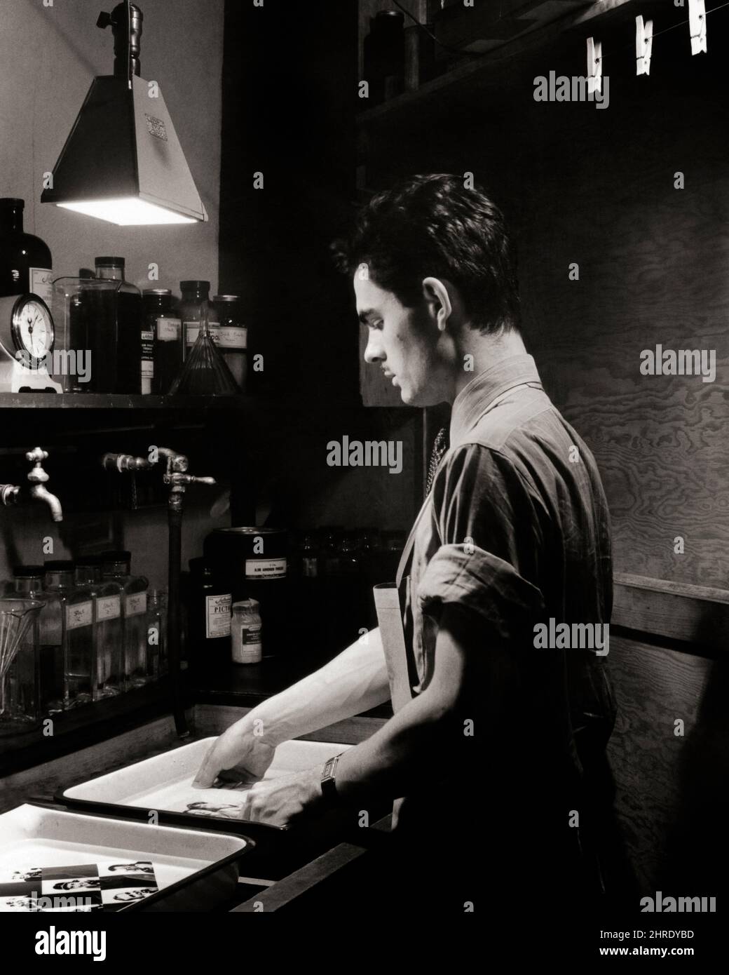 1930s lab worker hi-res stock photography and images - Alamy