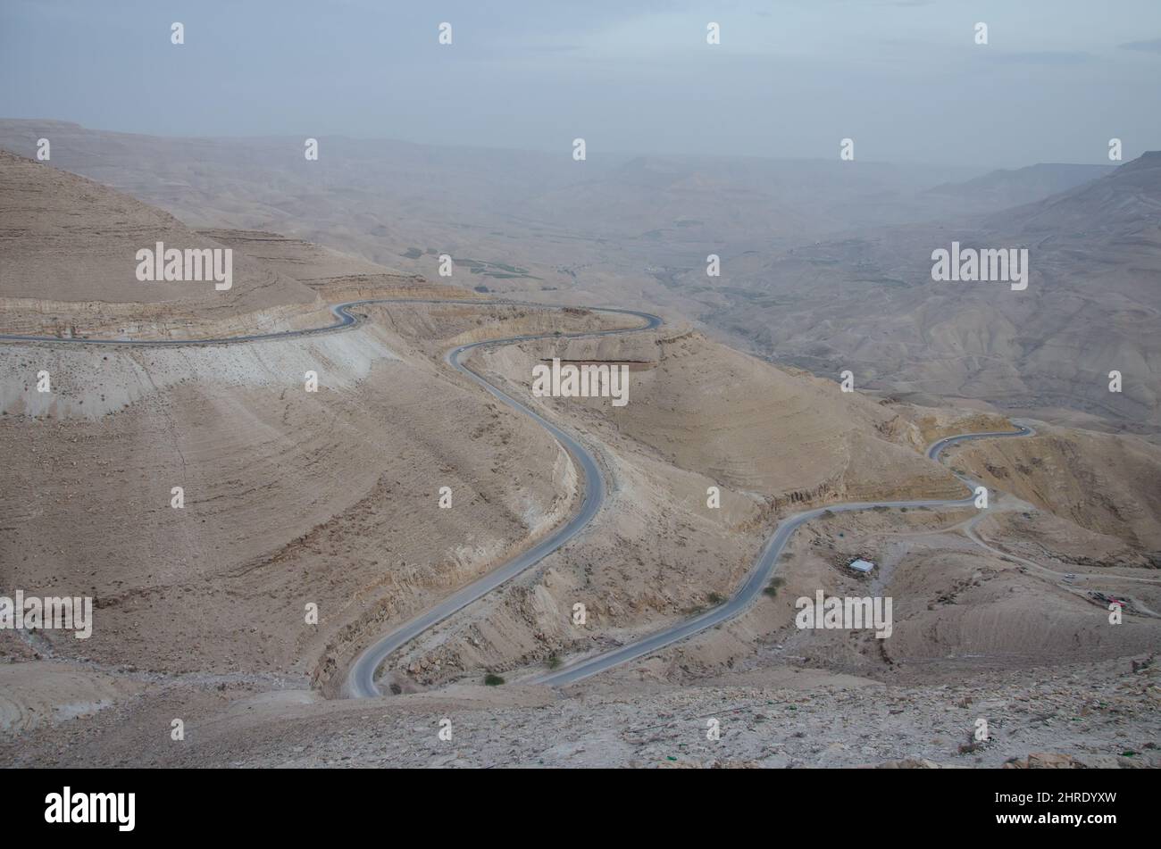 Mesmerizing landscape view with a curving traffic road at King's ...