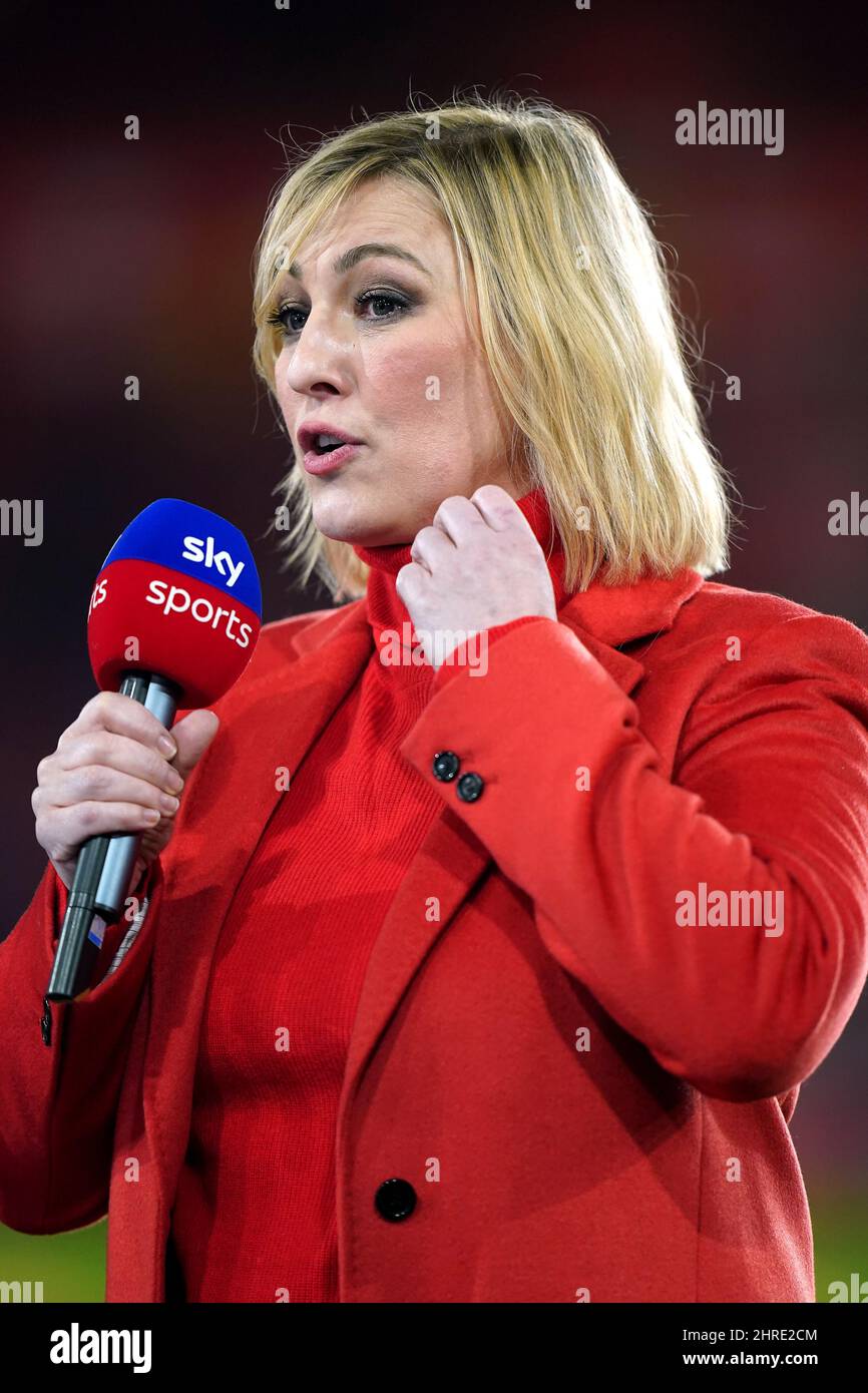 Sky sports presenter kelly cates hi-res stock photography and images ...