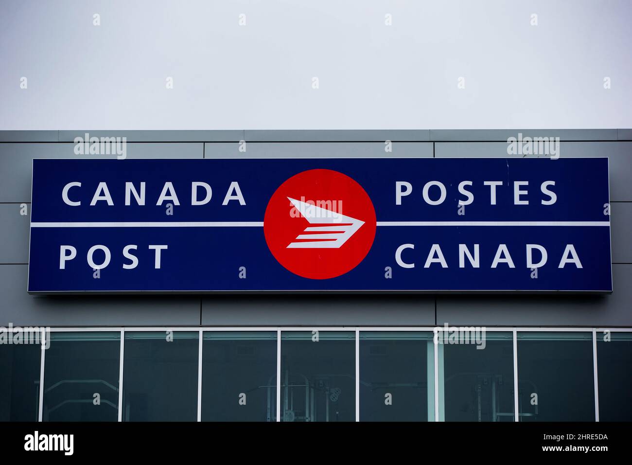 Canada post logo High Resolution Stock Photography and Images - Alamy