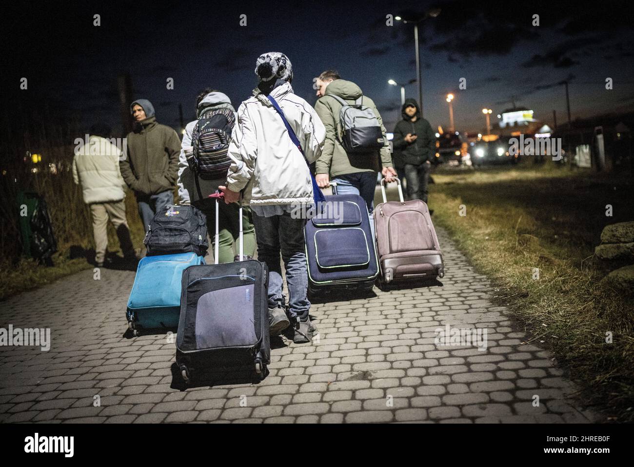 Medyka, Poland. 25th Feb, 2022. Refugees from Ukraine arrive in Medyka ...