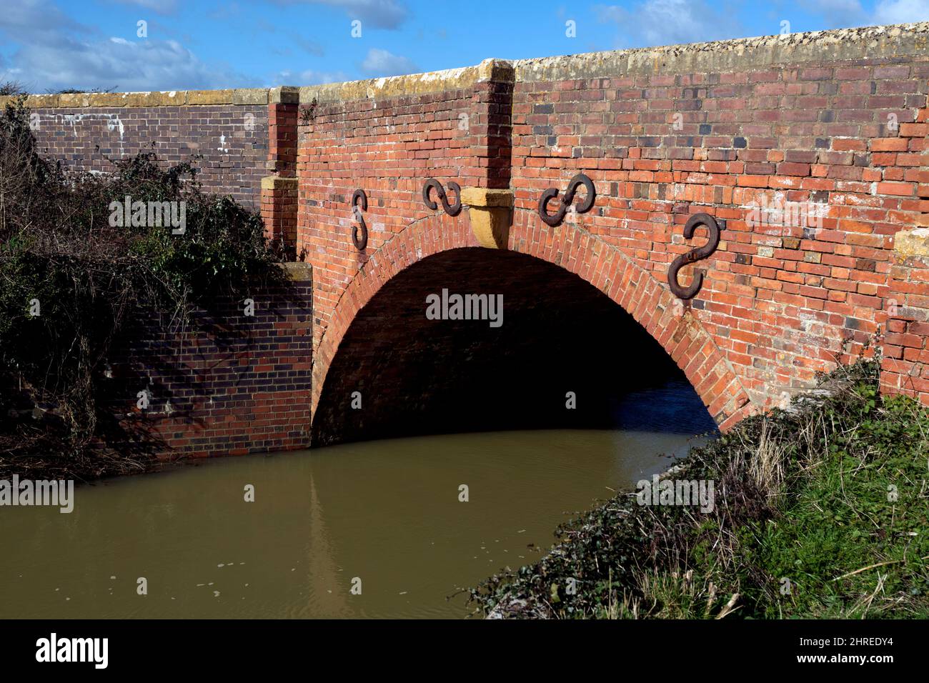 A bridge over the River Stour at Wimpstone, Warwickshire, England, UK ...