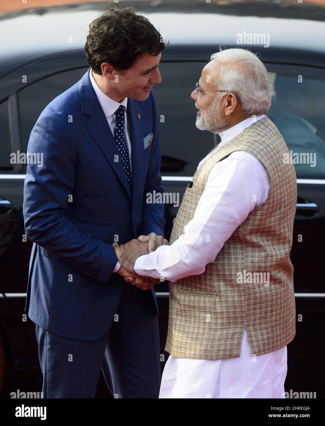 Prime Minister Justin Trudeau is greeted by Prime Minister of India ...