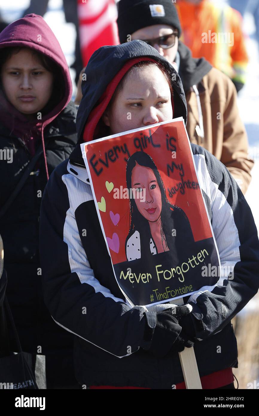 Family and supporters of Thelma Favel, Tina Fontaine's great-aunt and ...