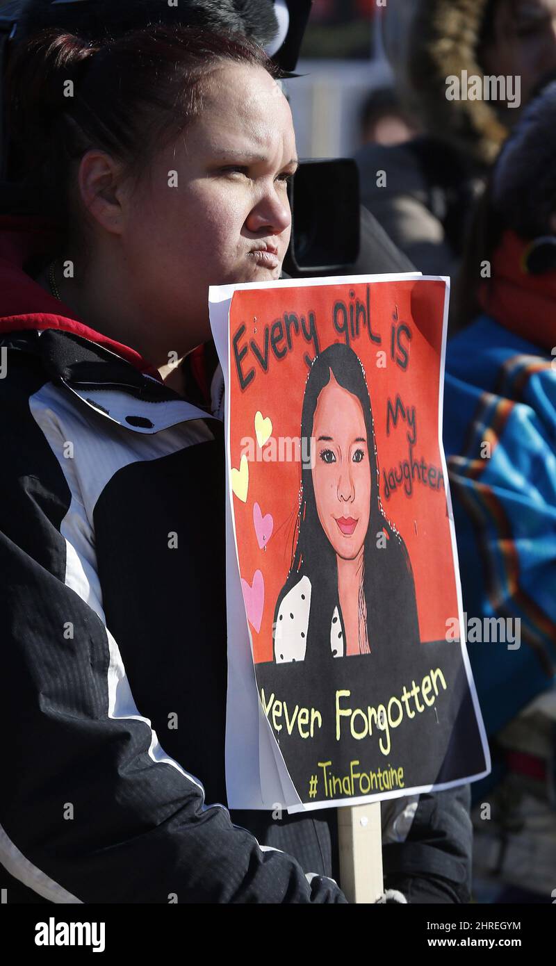 Family and supporters of Thelma Favel, Tina Fontaine's great-aunt and ...