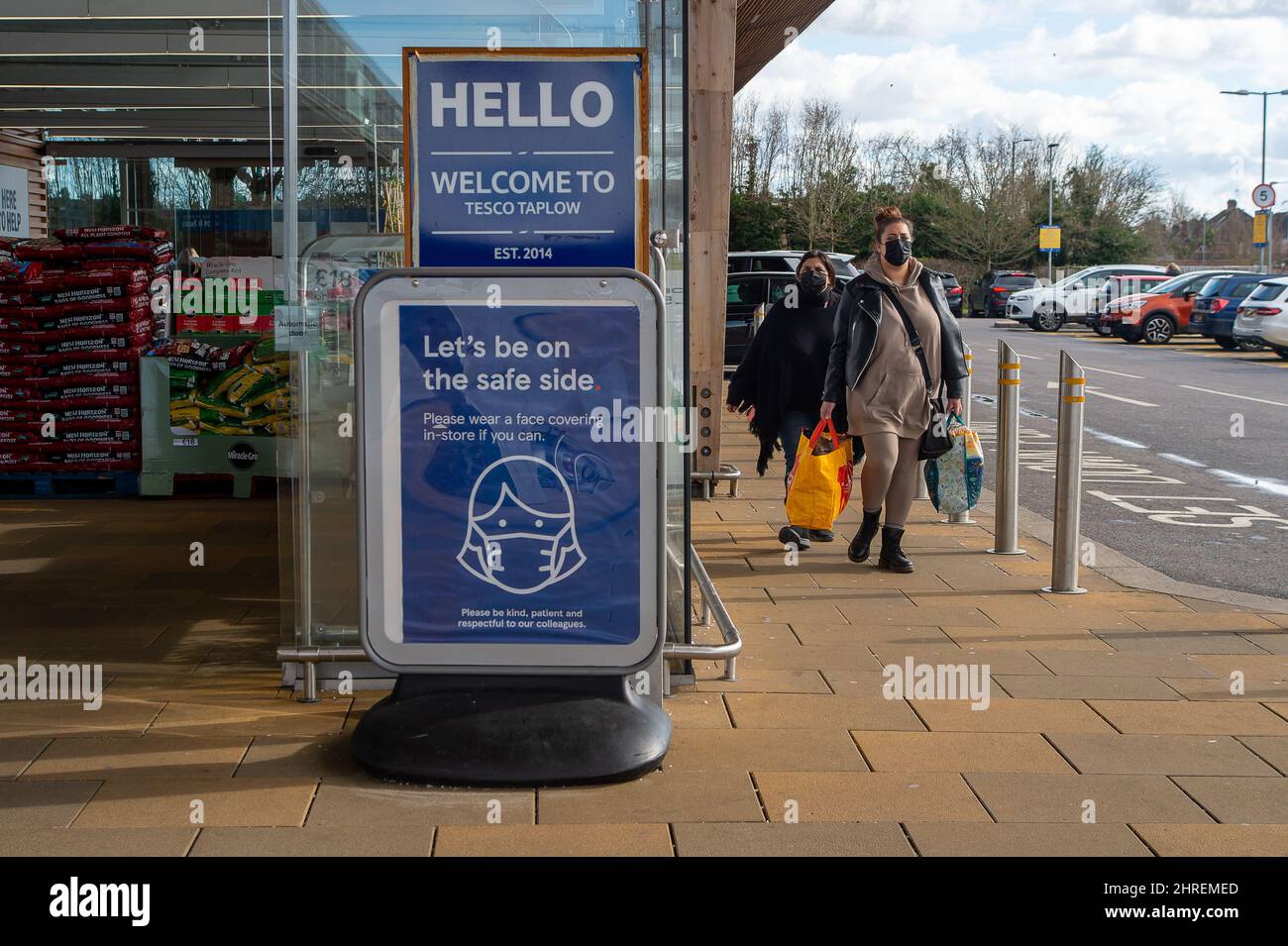 Taplow, Buckinghamshire, UK. 24th February, 2022. Tesco supermarkets ...