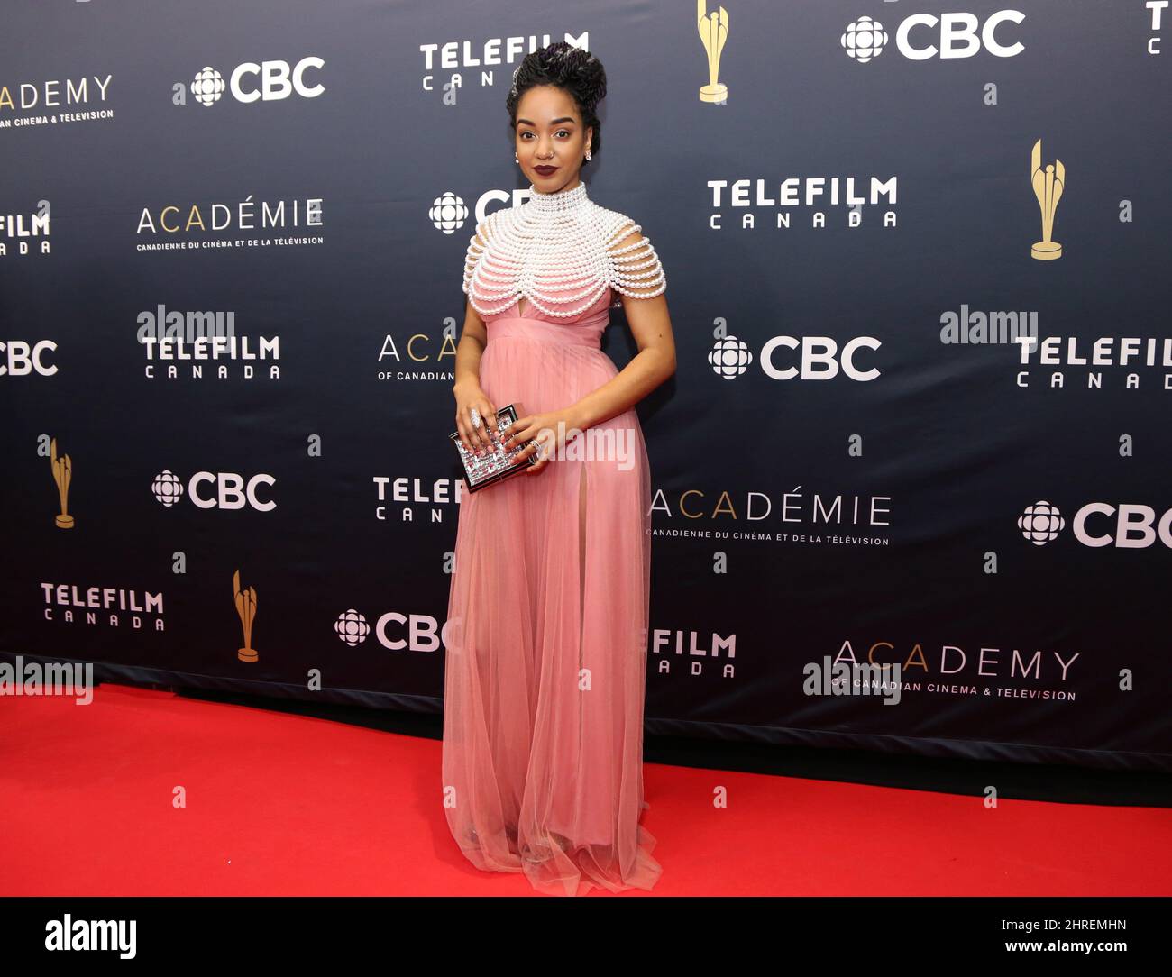 Amanda Paris arrrives on red carpet at the Canadian Screen Awards in ...