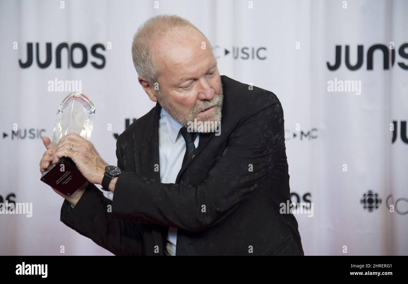 Gary Slaight celebrates his Humanitarian Award at the Juno Gala Dinner ...
