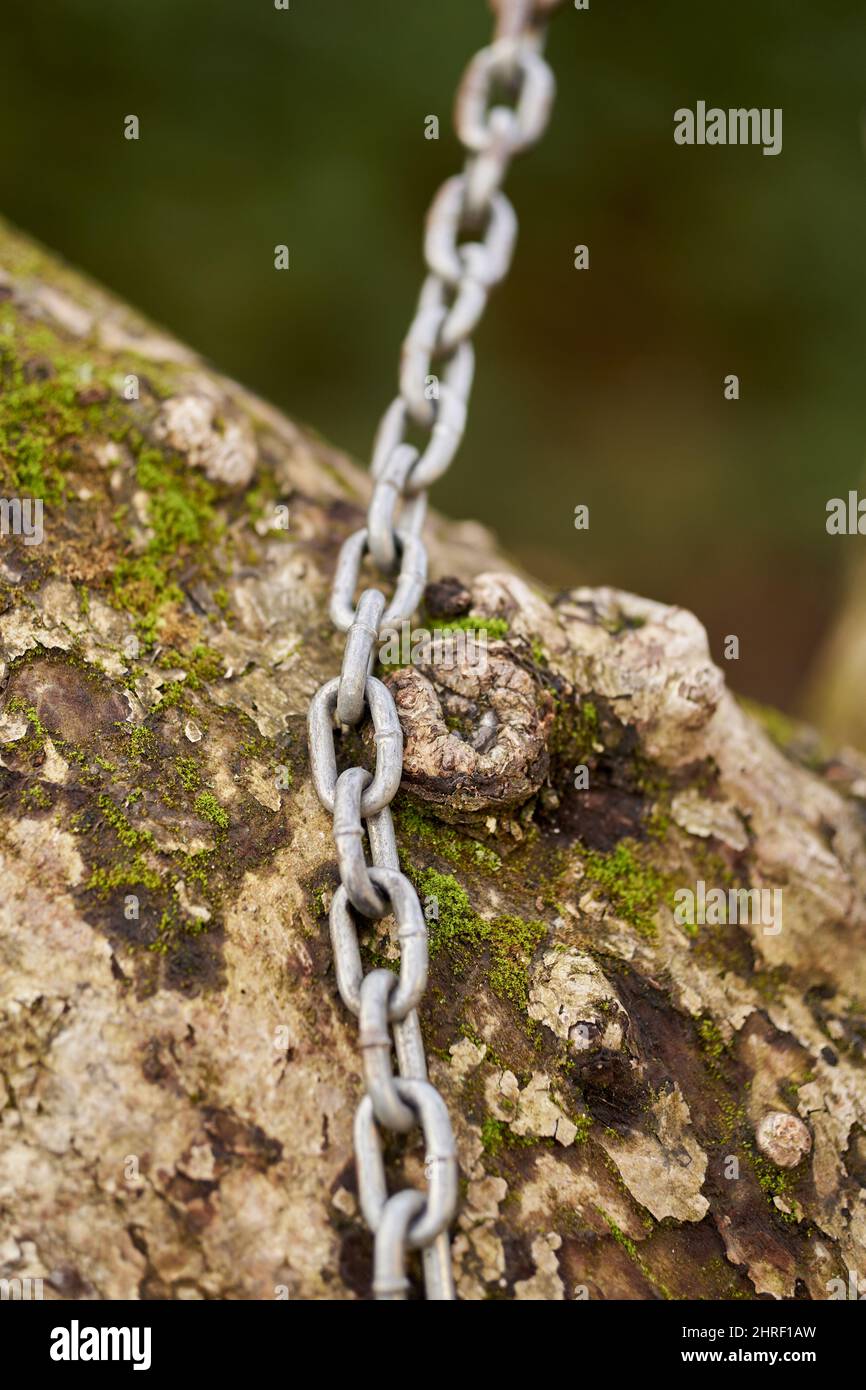 Metallic chain rock chain hi-res stock photography and images - Alamy