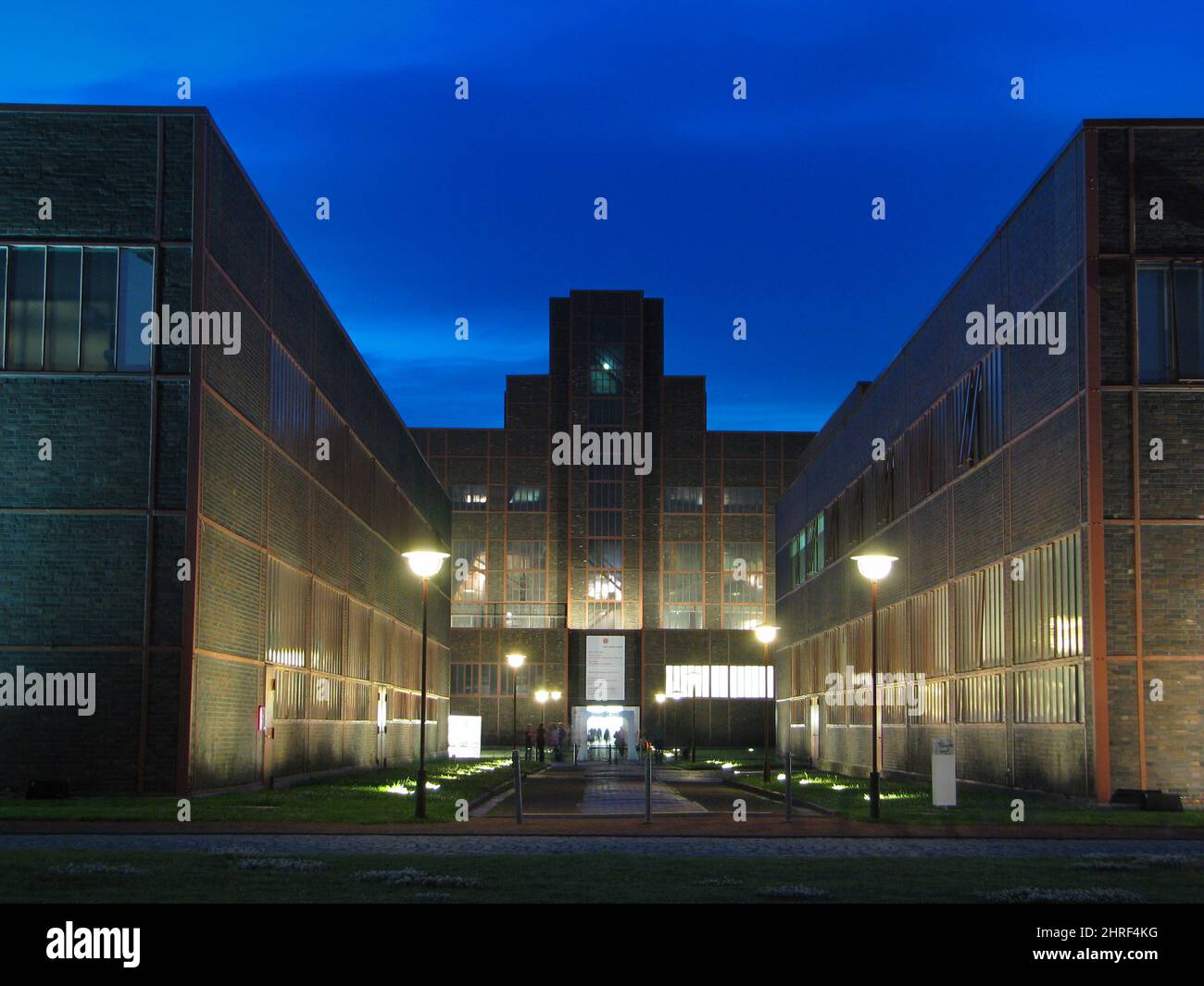 Extra long shot hi-res stock photography and images - Alamy