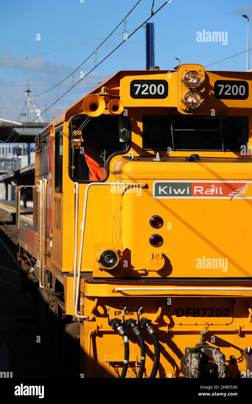 Yellow train at the Wellington railway station Stock Photo - Alamy