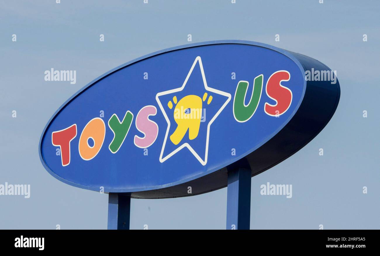 A Toys "R" Us sign is seen in Montreal on September 19, 2017. THE ...