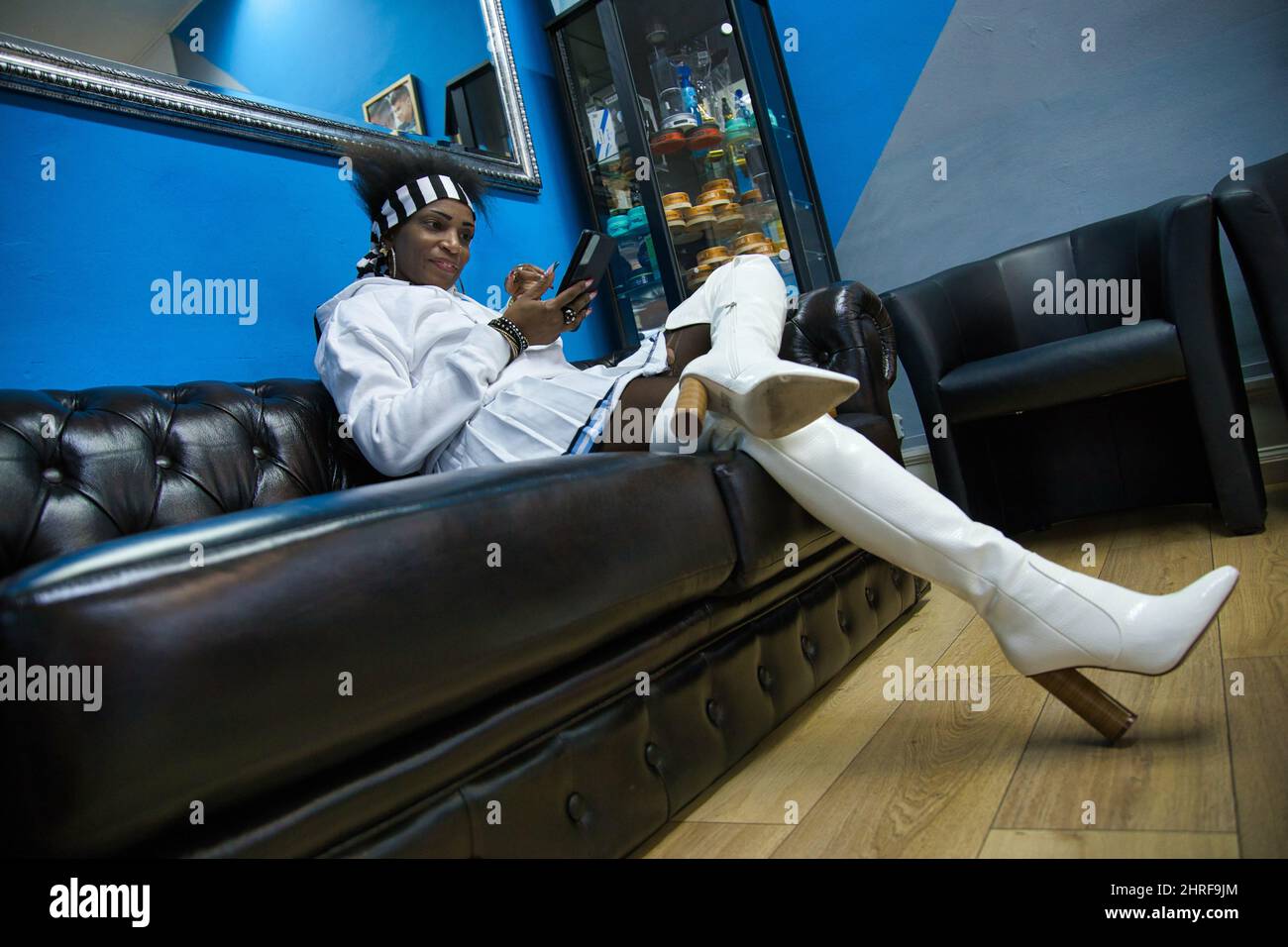 Black color model female hi-res stock photography and images - Alamy