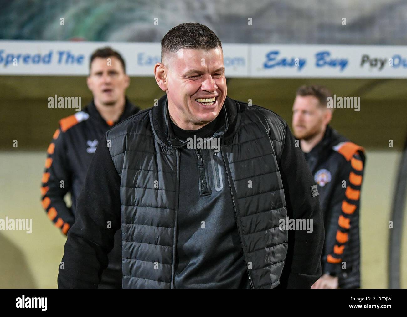 Head Coach Lee Radford laughs with his players Stock Photo - Alamy