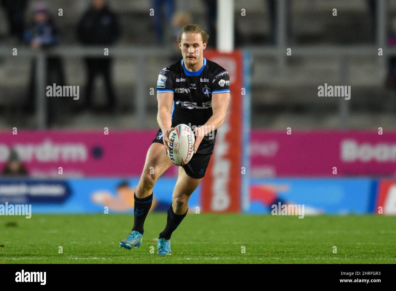 Jacob Miller #6 of Wakefield Trinity with the ball Stock Photo - Alamy