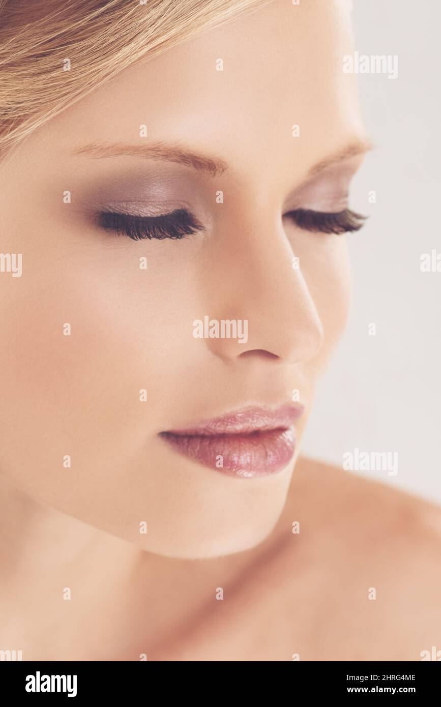 Perfect body blond pretty woman hi-res stock photography and images - Alamy