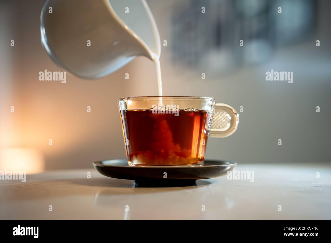 Poring tea hi-res stock photography and images - Alamy