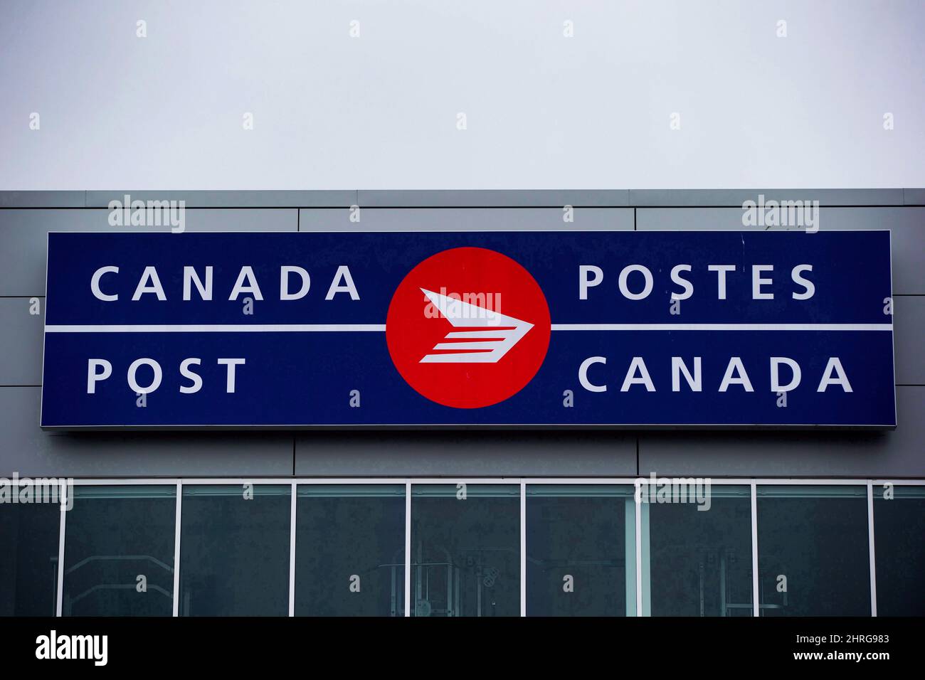 Canada post logo High Resolution Stock Photography and Images - Alamy