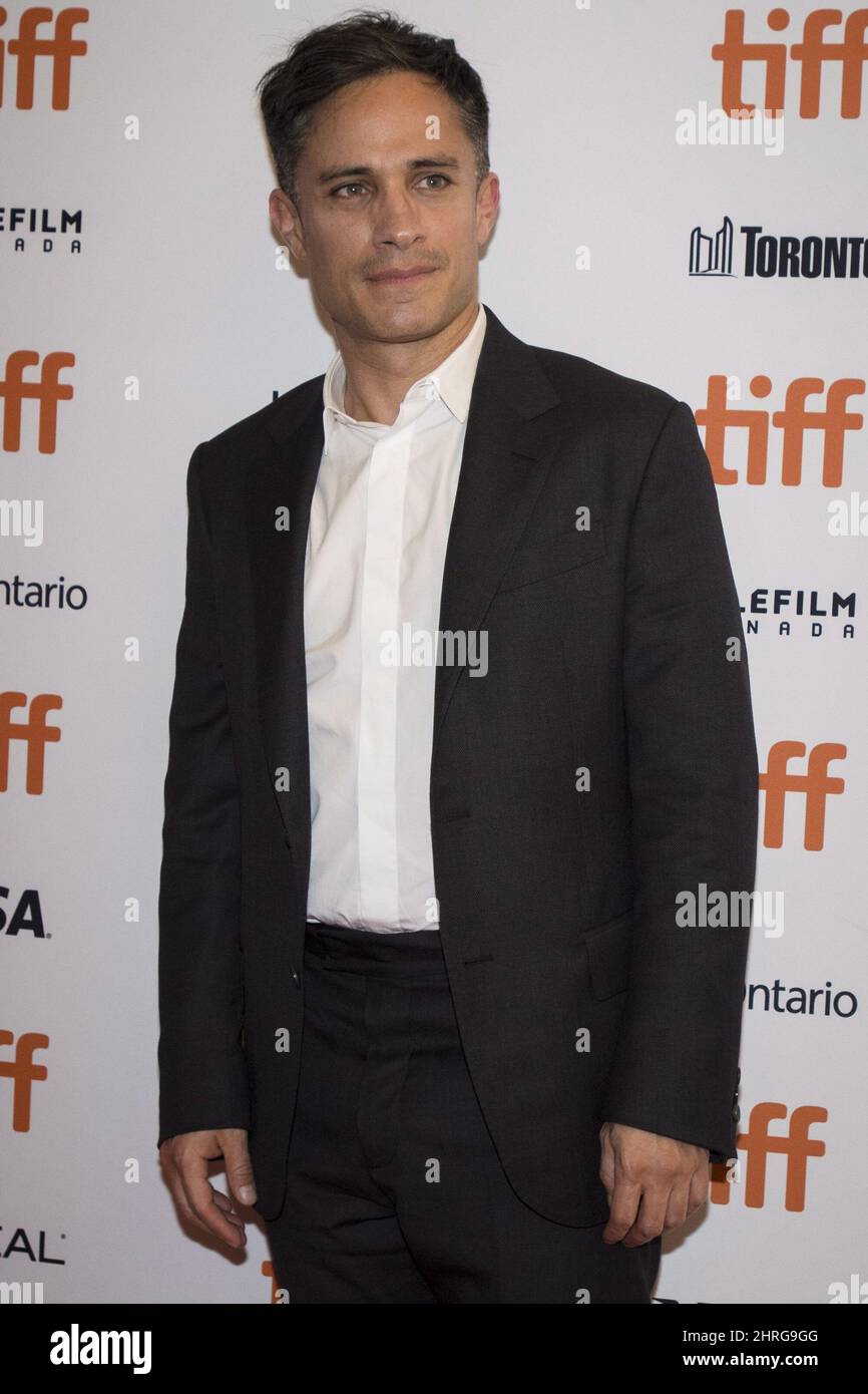 Actor Gael GarcÃ­a Bernal poses for photos at the premiere of the film ...