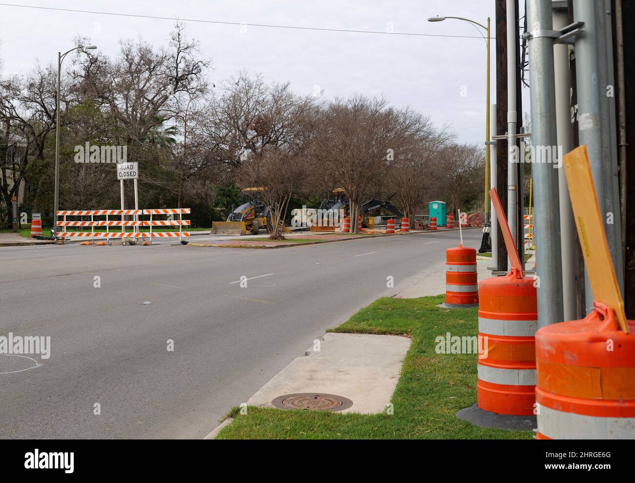 SAN ANTONIO, TX - 25 JAN 2020: Orange warning barrels and signs at a ...