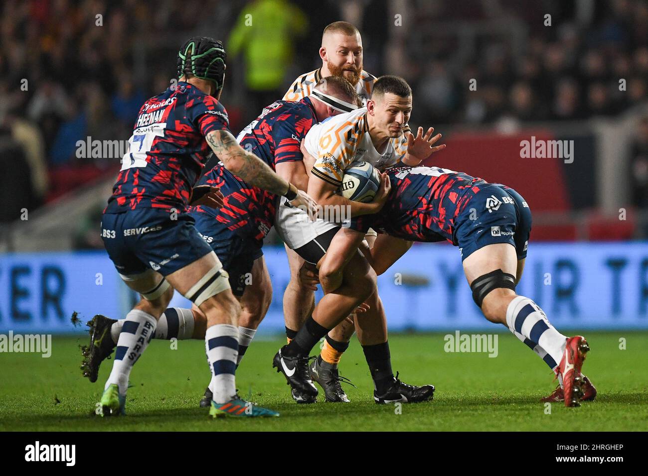 Ryan Mills of Wasps Rugby, takes on the Bristol defence Stock Photo - Alamy