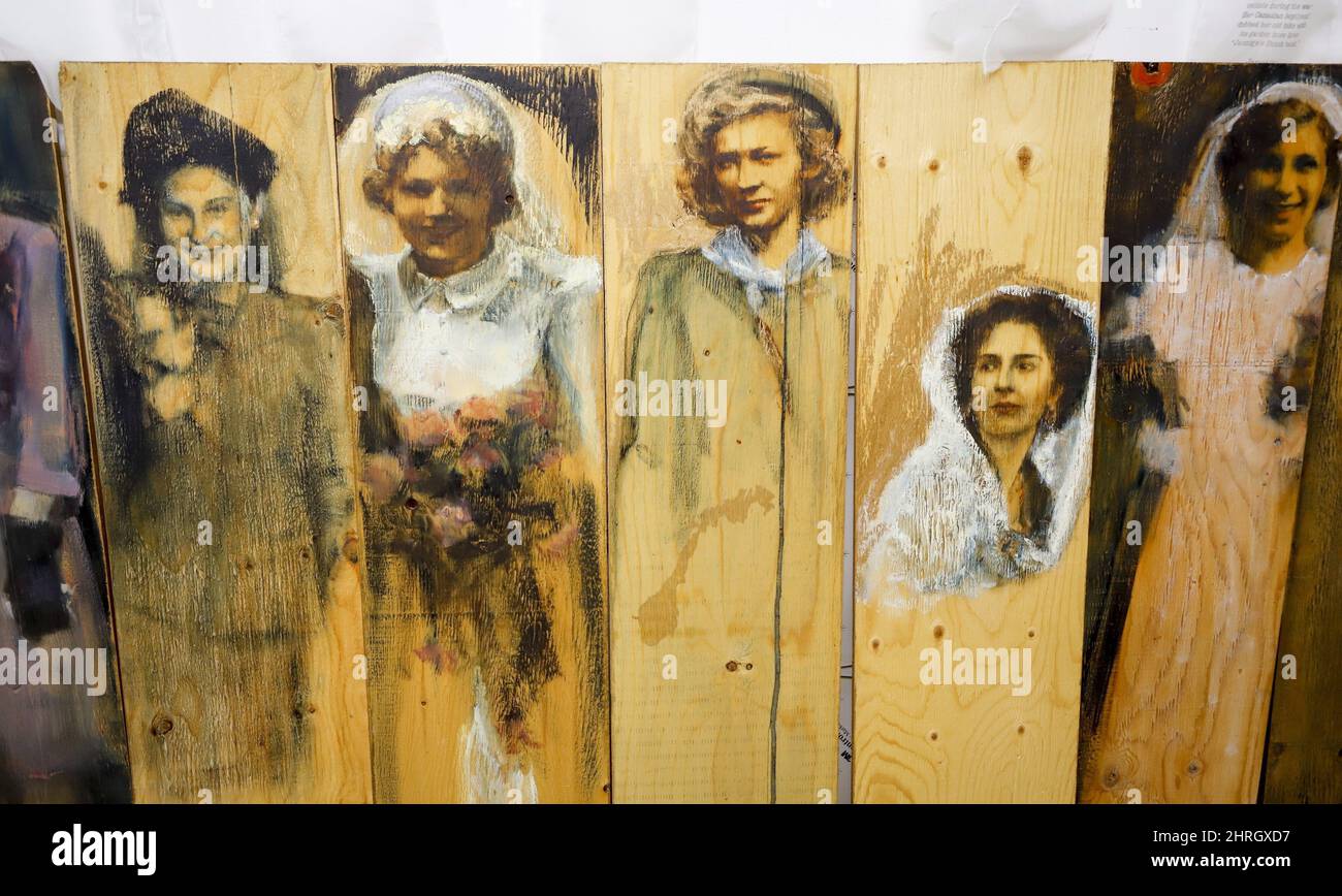 Artist Bev Tosh, the daughter of a Royal New Zealand Air Force pilot ...