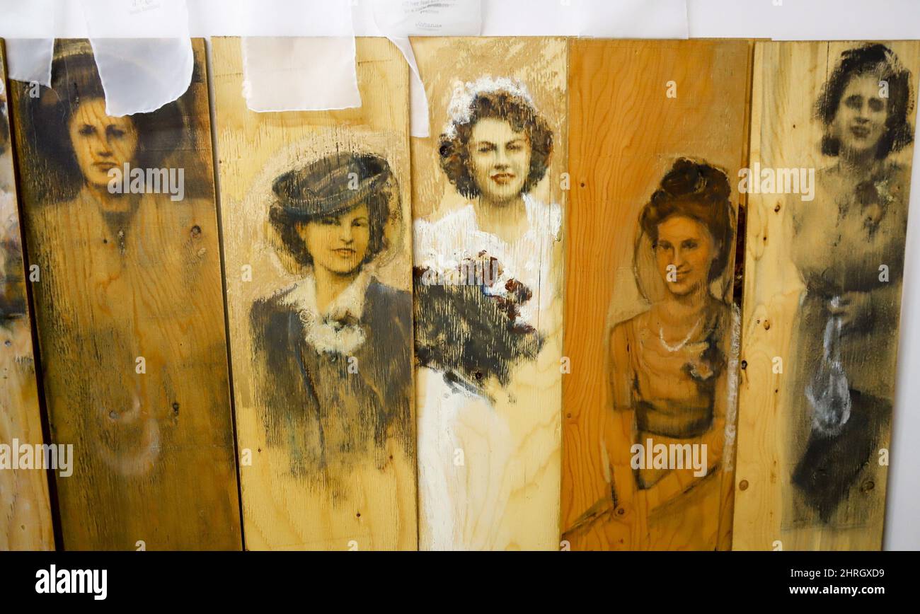 Artist Bev Tosh, the daughter of a Royal New Zealand Air Force pilot ...