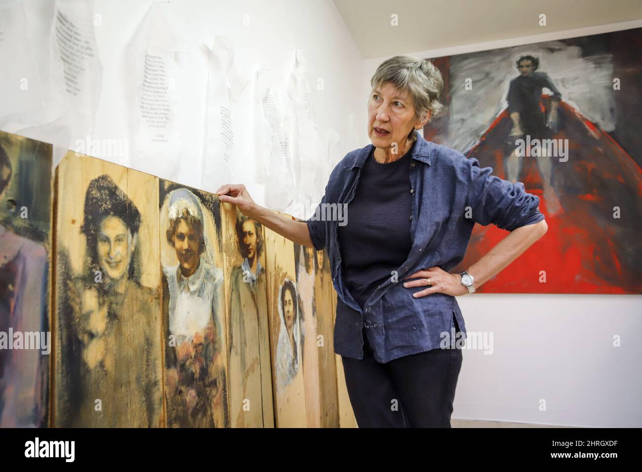 Artist Bev Tosh, the daughter of a Royal New Zealand Air Force pilot ...
