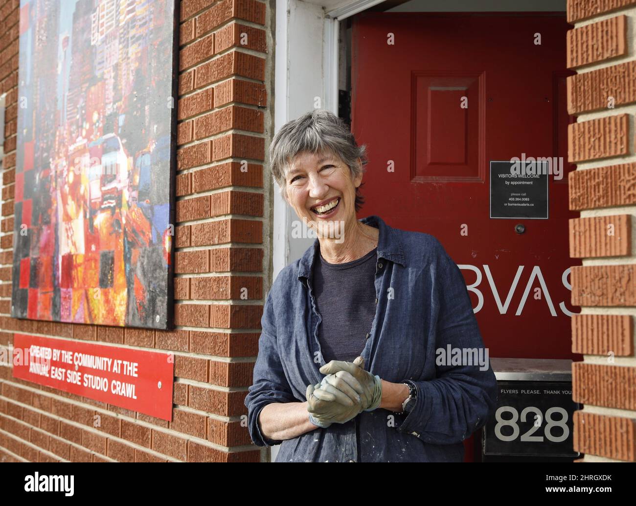 Artist Bev Tosh, the daughter of a Royal New Zealand Air Force pilot ...