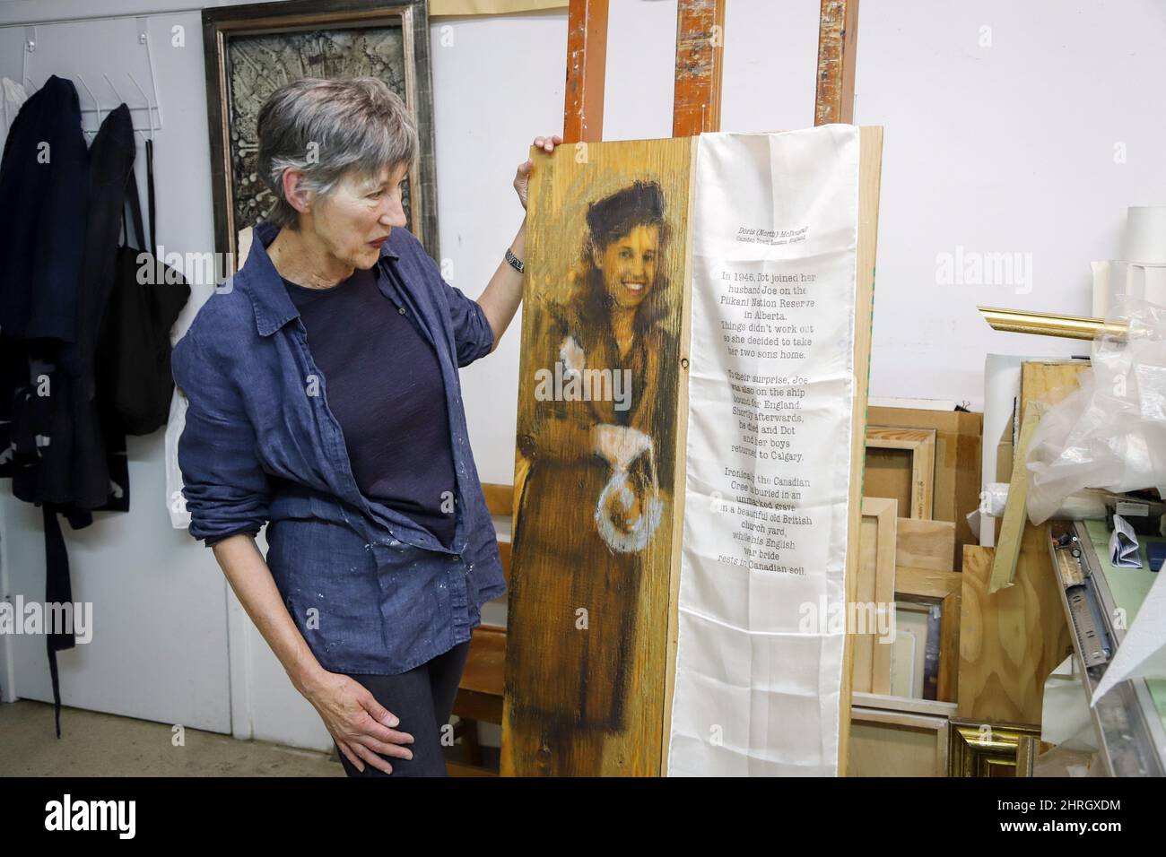 Artist Bev Tosh, the daughter of a Royal New Zealand Air Force pilot ...