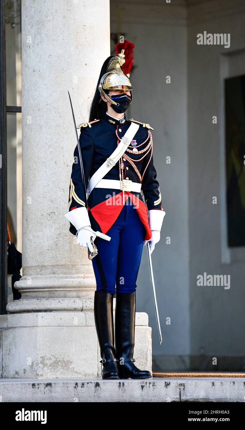 PARIS, FRANCE - SEPTEMBER 6, 2021 : A French Republican Guard in front ...