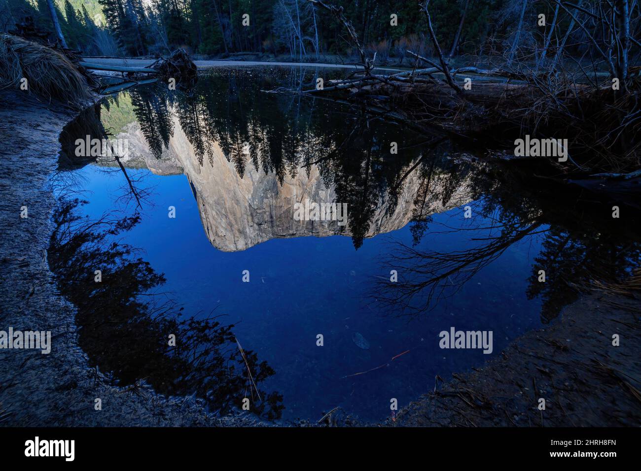 Daytime view of the merced river landscape of Yosemite National Park at ...