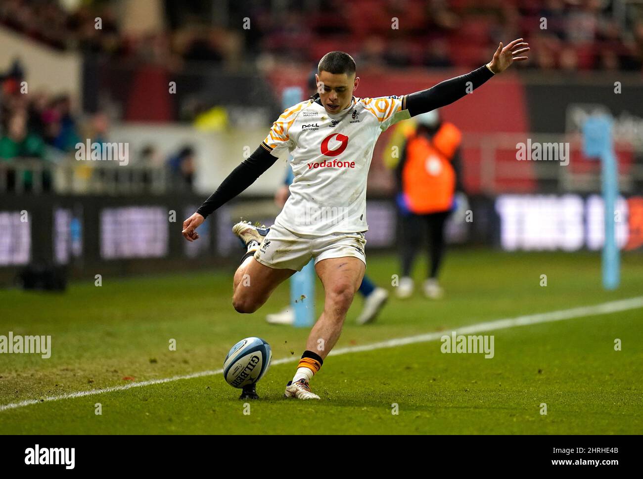 Wasps' Jacob Umaga scores his side's second conversion of the gamw ...