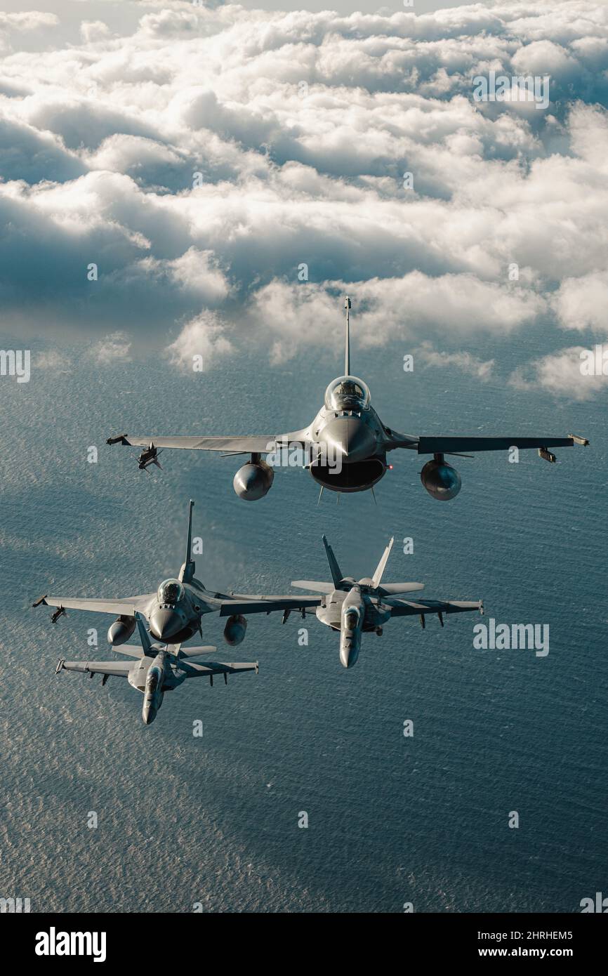 Hellenic Air Force F-16 Fighting Falcon fighter jets, fly in formation ...