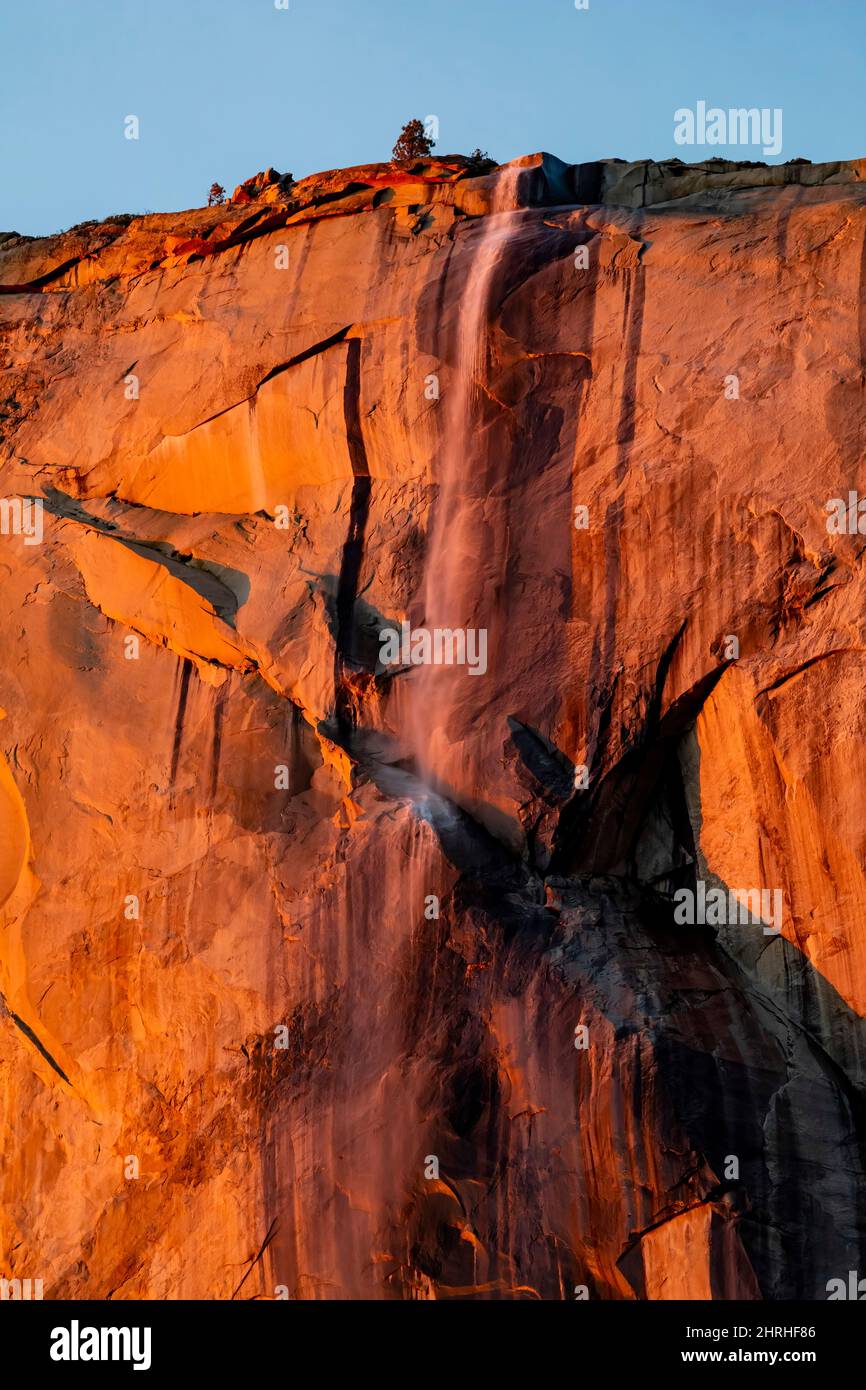 Sunset view of the horsetail fall in Yosemite National Park at ...