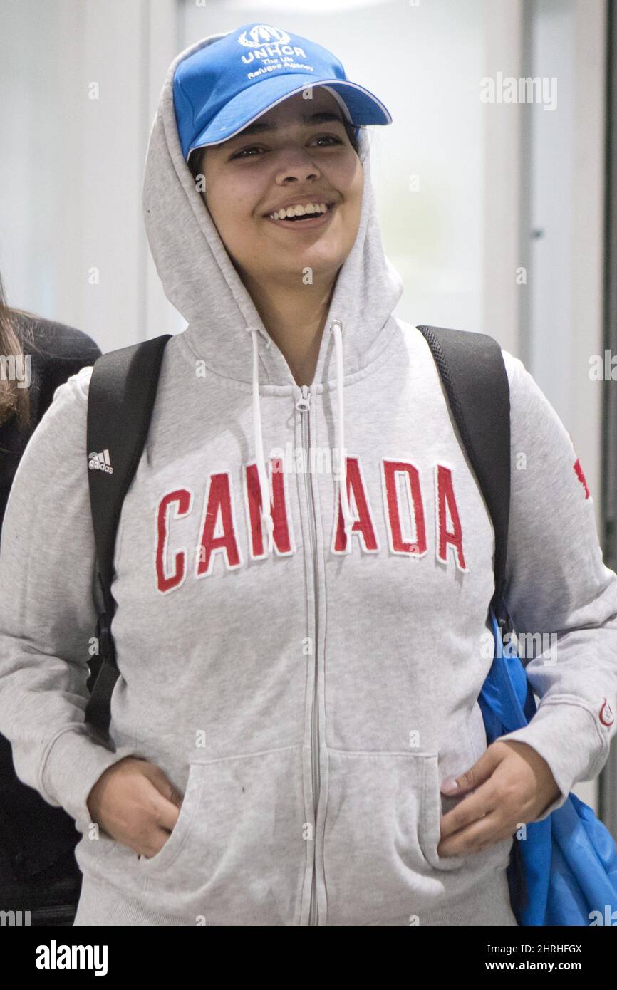 Saudi teenager Rahaf Mohammed Alqunun arrives at Toronto Pearson ...