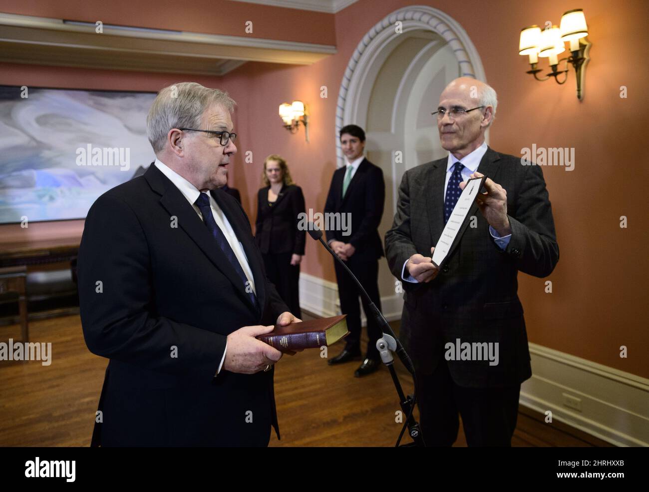 Lawrence MacAulay is sworn in as Minister of Veterans Affairs and ...