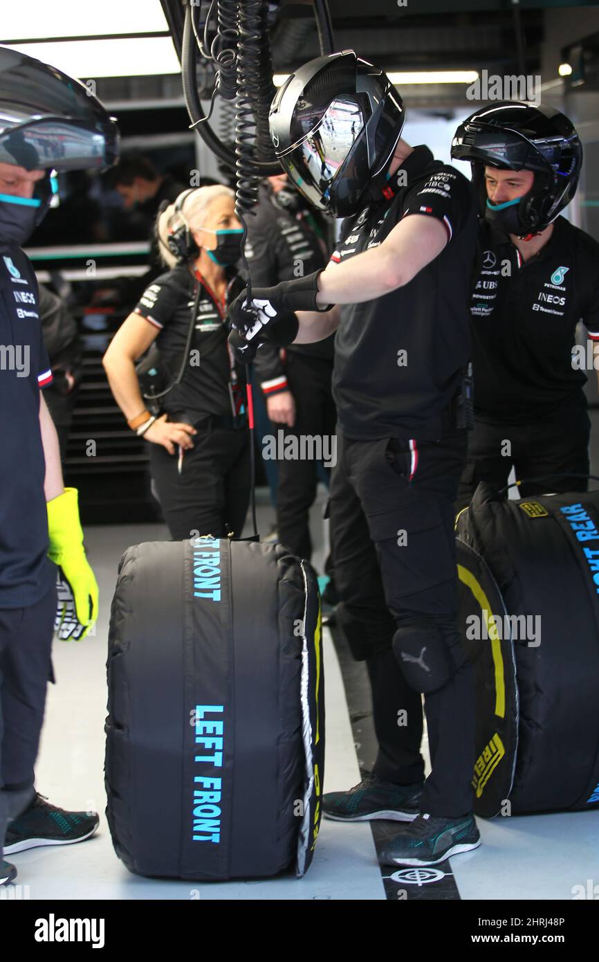 Mercedes formula one pit crew hi-res stock photography and images - Alamy