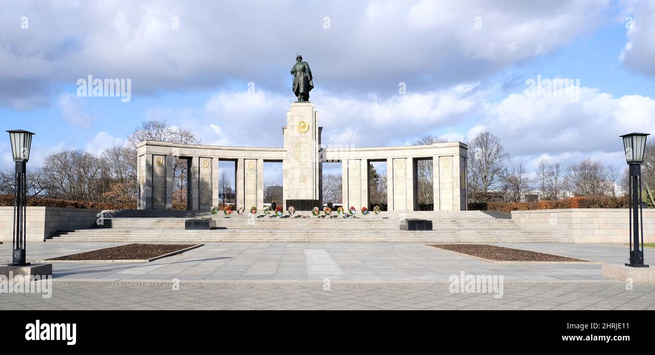Soviet memorial hi-res stock photography and images - Alamy
