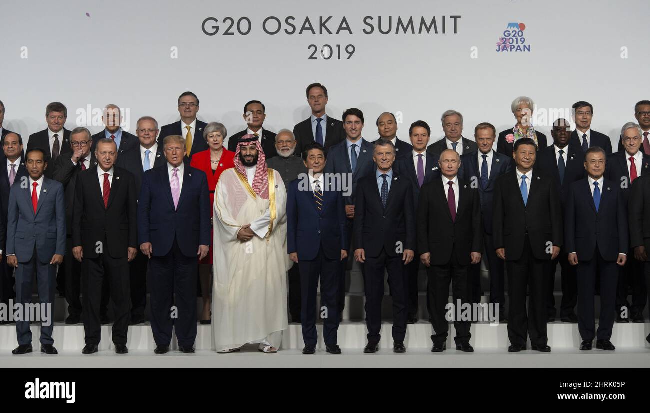 Leaders of the G20 pose for a family photo at the G20 Summit in Osaka ...