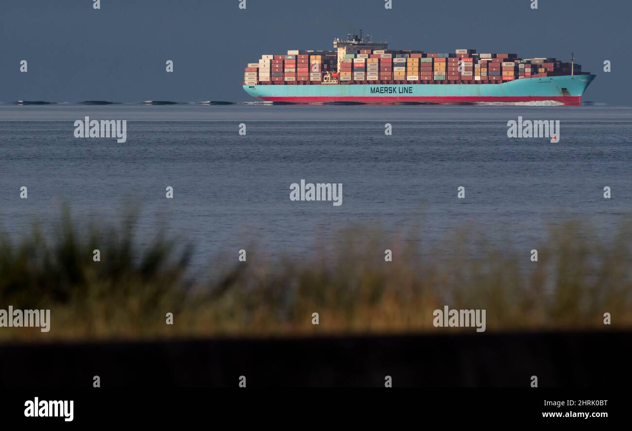 The Anna Maersk container ship, carrying 69 containers of Canadian ...