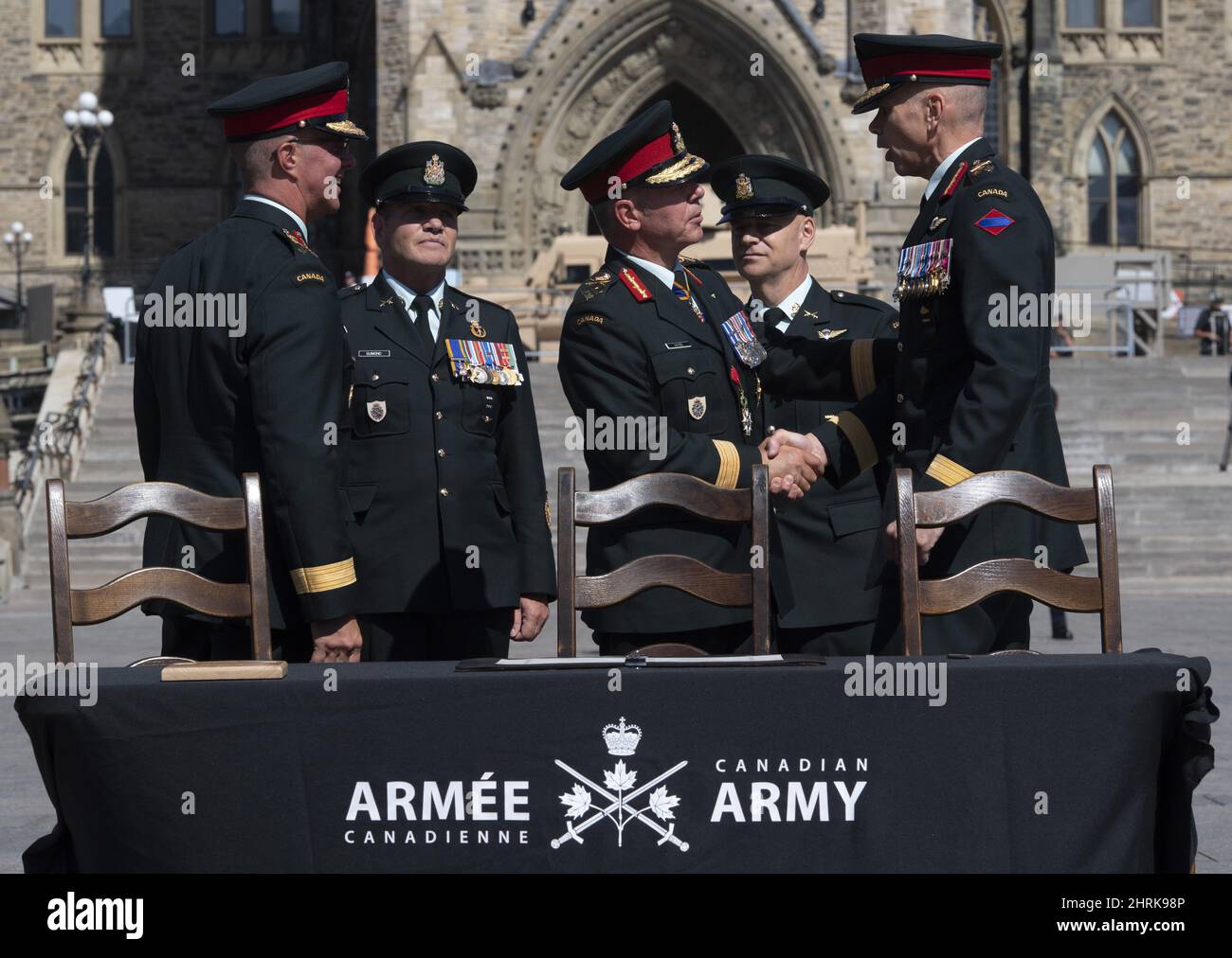 Chief of Defence Staff Jonathan Vance shakes hands with Lieutenant ...