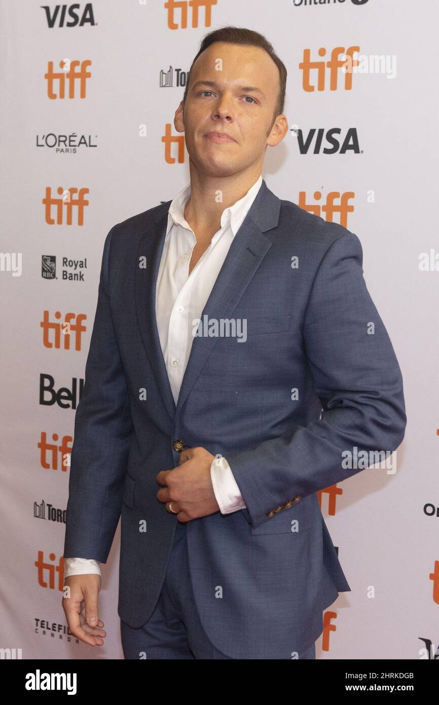 Lucas Dixon arrives on the red carpet for the film "The Report" at the ...