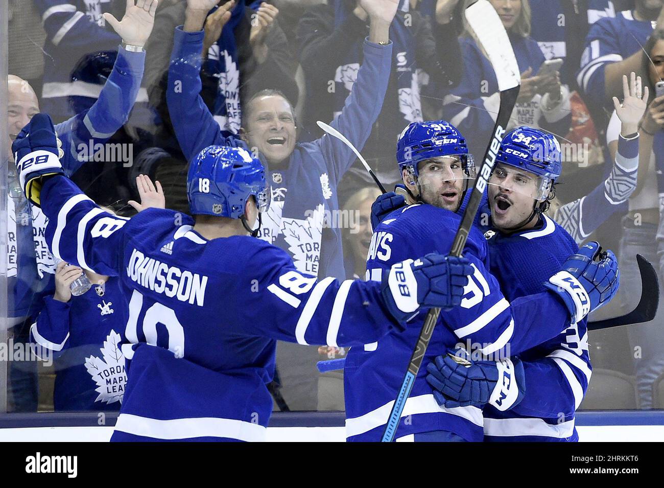 Toronto Maple Leafs centre Auston Matthews (34) celebrates his goal ...
