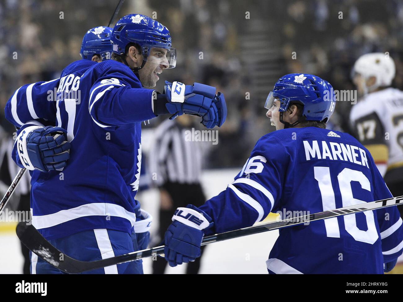 Toronto Maple Leafs centre John Tavares (91) celebrates his game ...