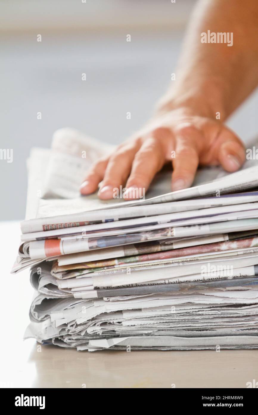 A stack of newspapers hi-res stock photography and images - Alamy