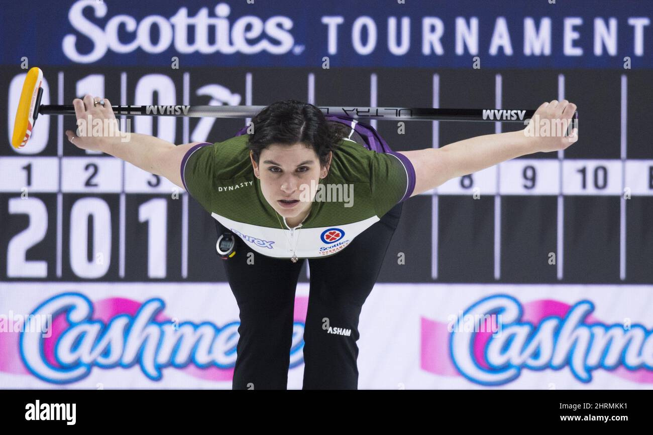 P.E.I. lead Michelle McQuaid is seen during draw 1 against British ...